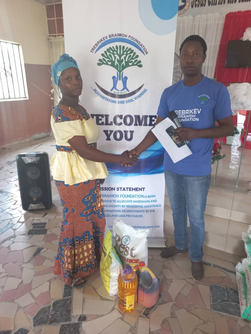 December Christmas Gifts to People in Mowe/Ibafo zone. - Trebrikev ...